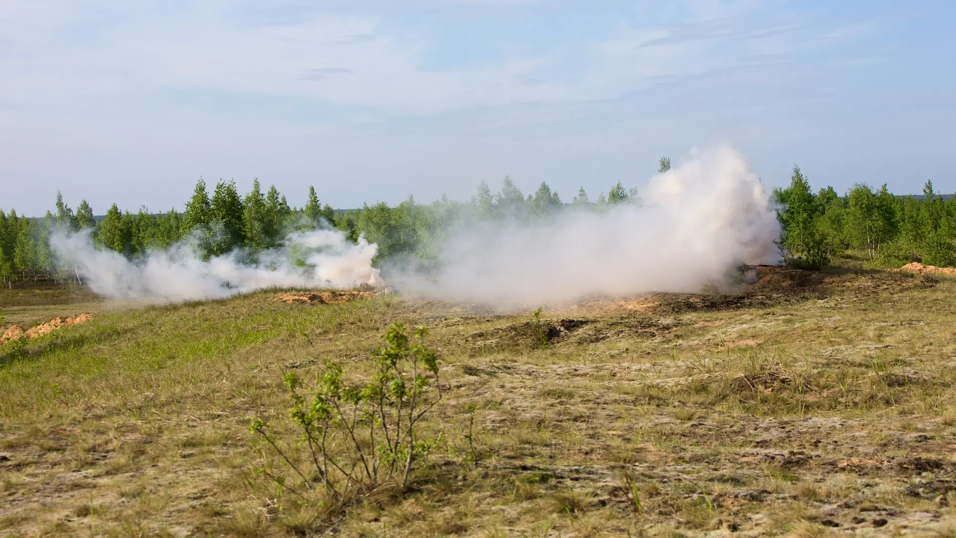 Explosion Welding in Dissimilar Metal Cladding