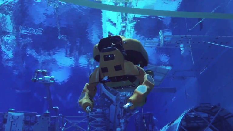 AQUANAUT. The underwater robot on offshore platforms