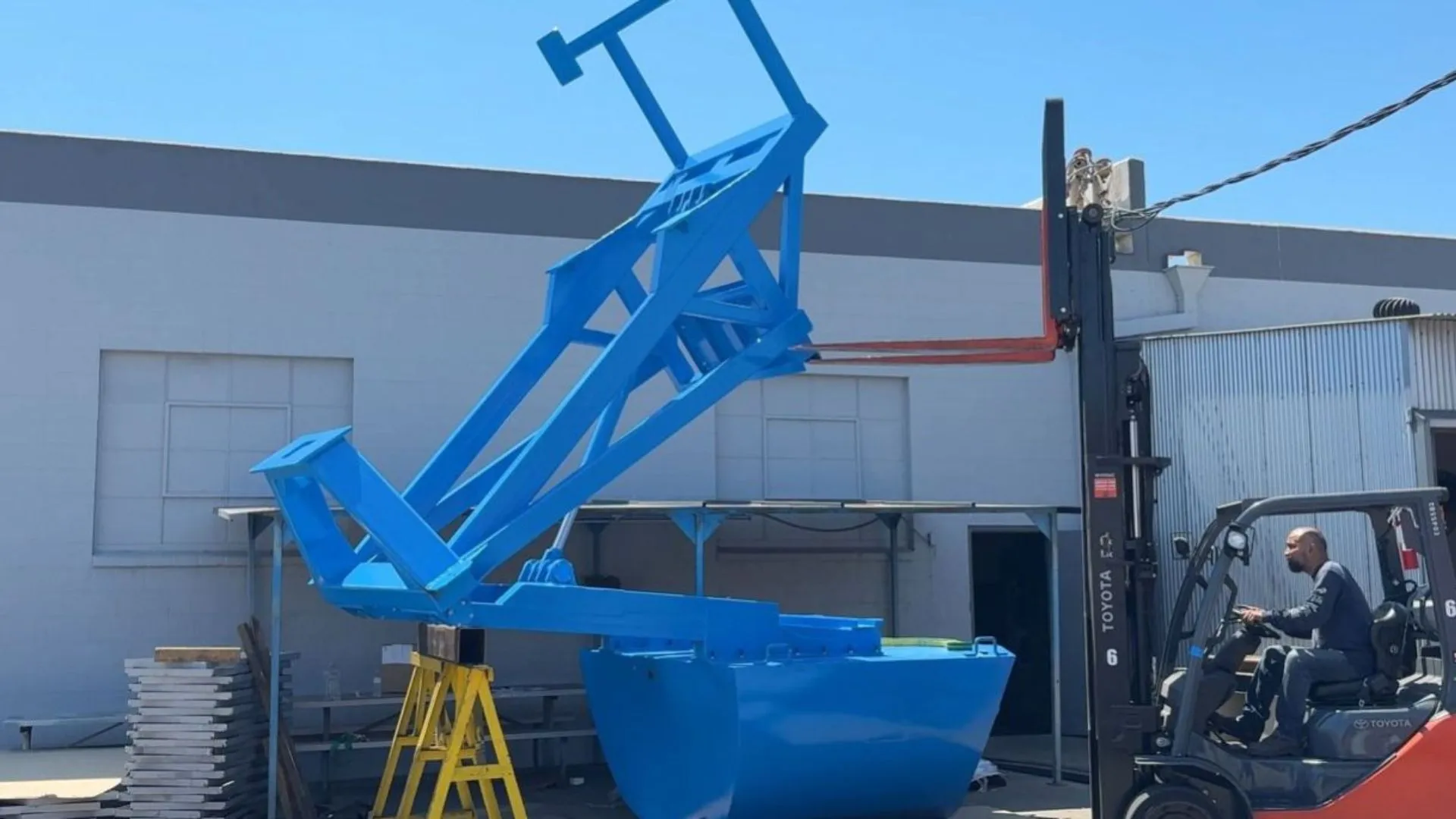 Wave energy installation starts up in Los Angeles