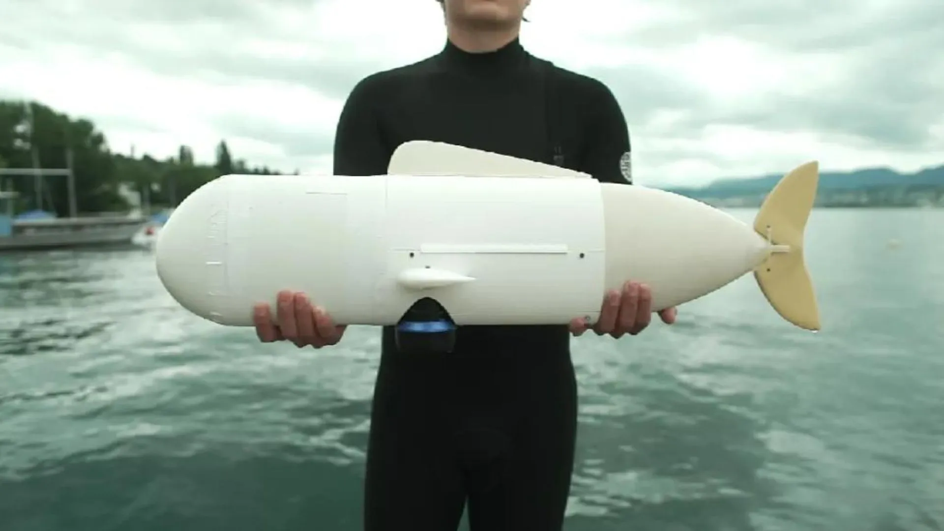 Students create Eve: a robotic fish that collects DNA
