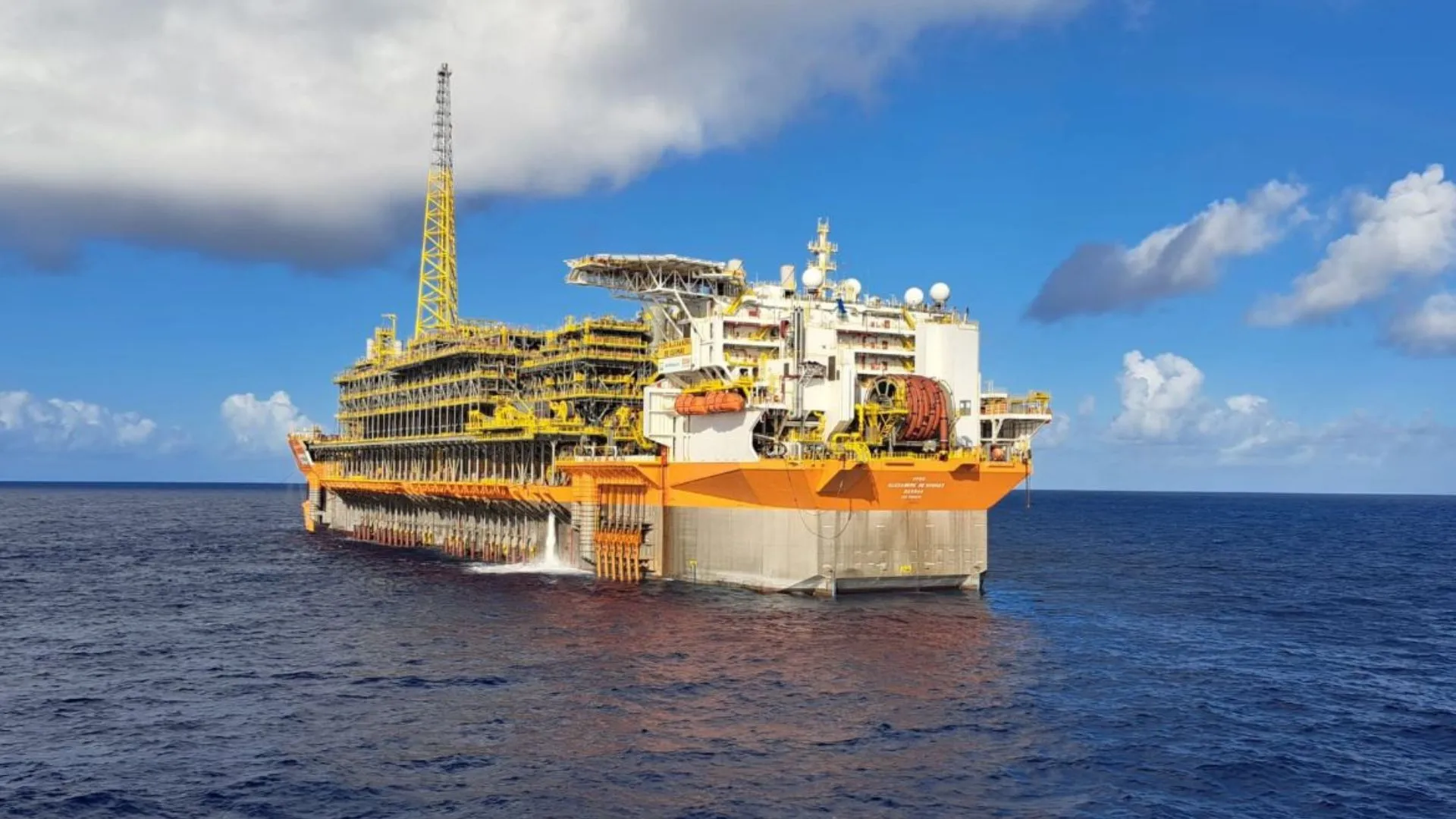 FPSO Alexandre de Gusmão begins operations at Mero field
