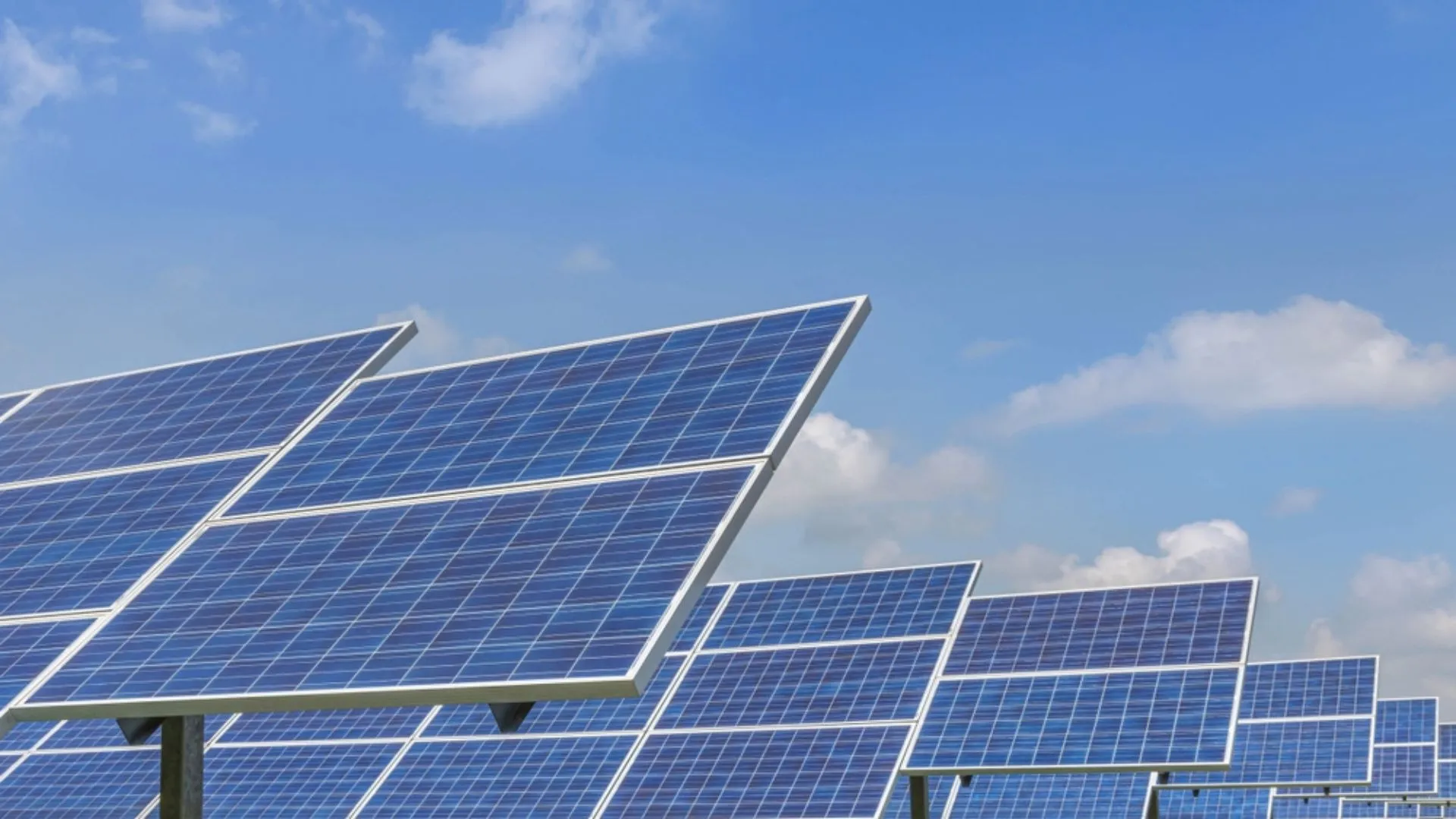 Grenergy lanza subasta de energía solar y baterías en Chile