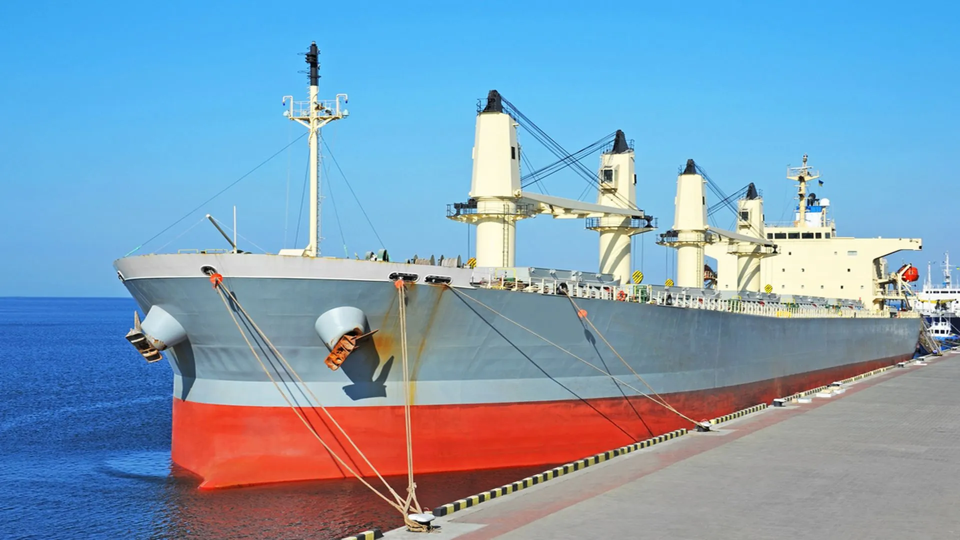Inspection of the Compatibility of Docks with Vessels