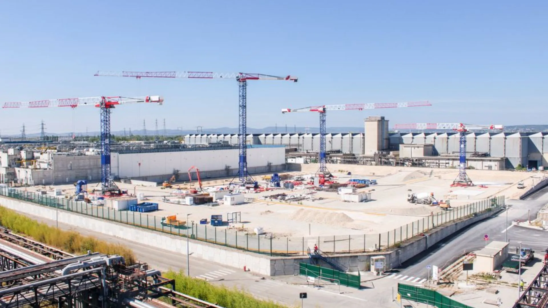 The EIB and Orano sign an agreement to expand the uranium enrichment plant.