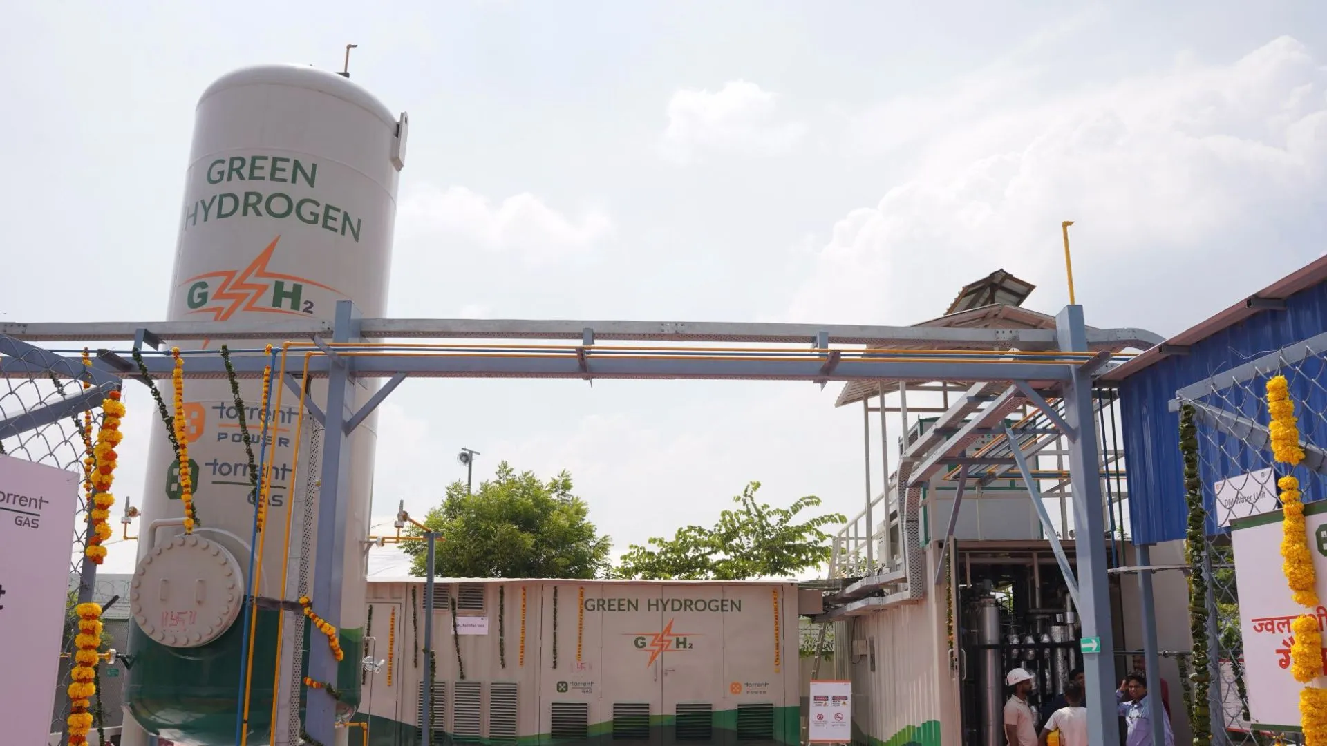 Torrent Gas starts first green hydrogen plant in Gorakhpur