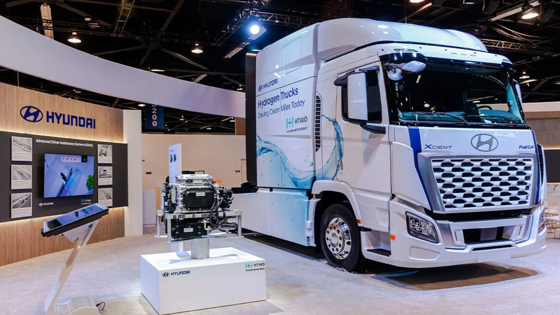 Hyundai presenta su nuevo camión XCIENT en la ACT Expo 2025