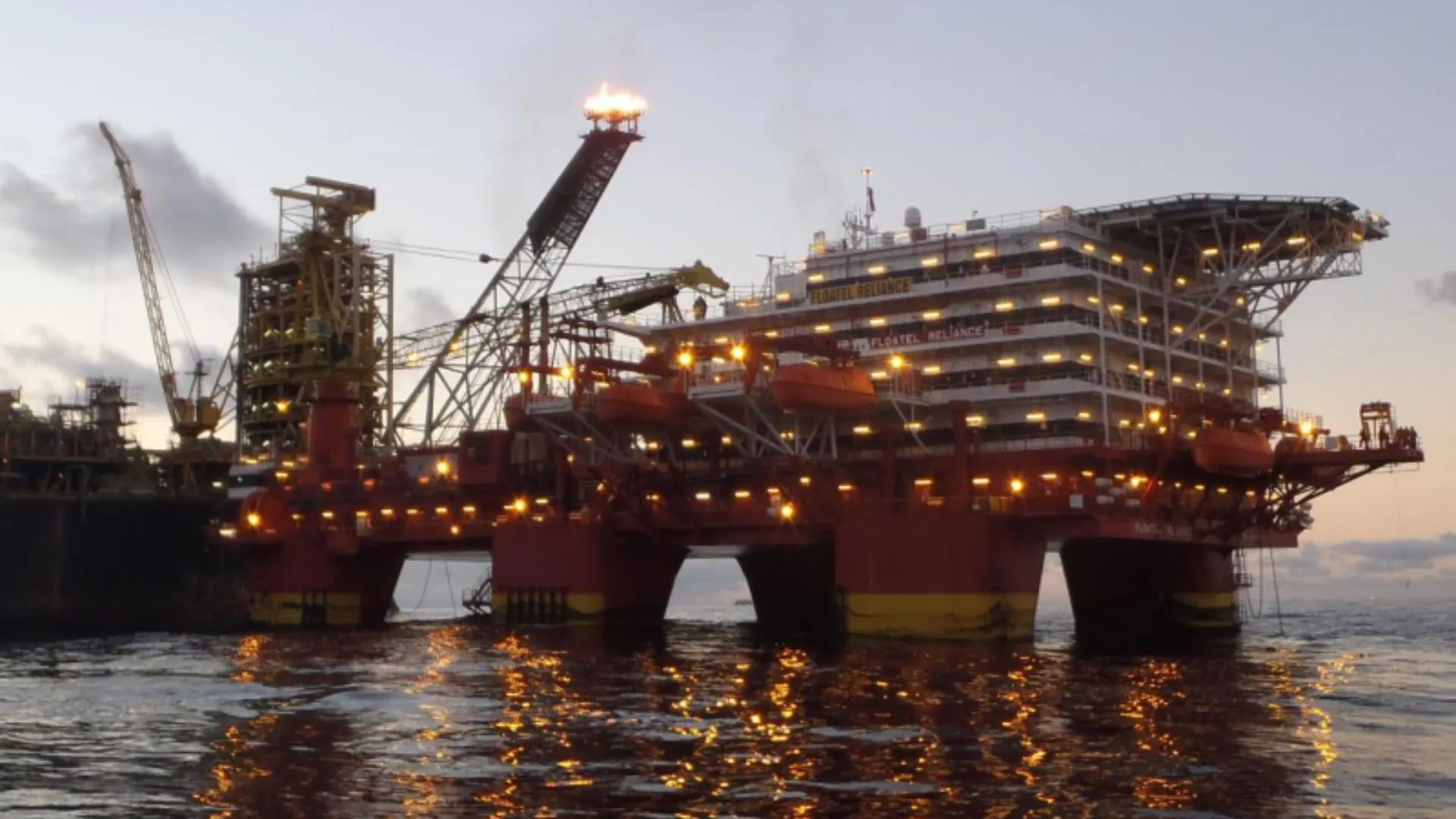 Floatel announces sale of Floatel Reliance semi-submersible unit