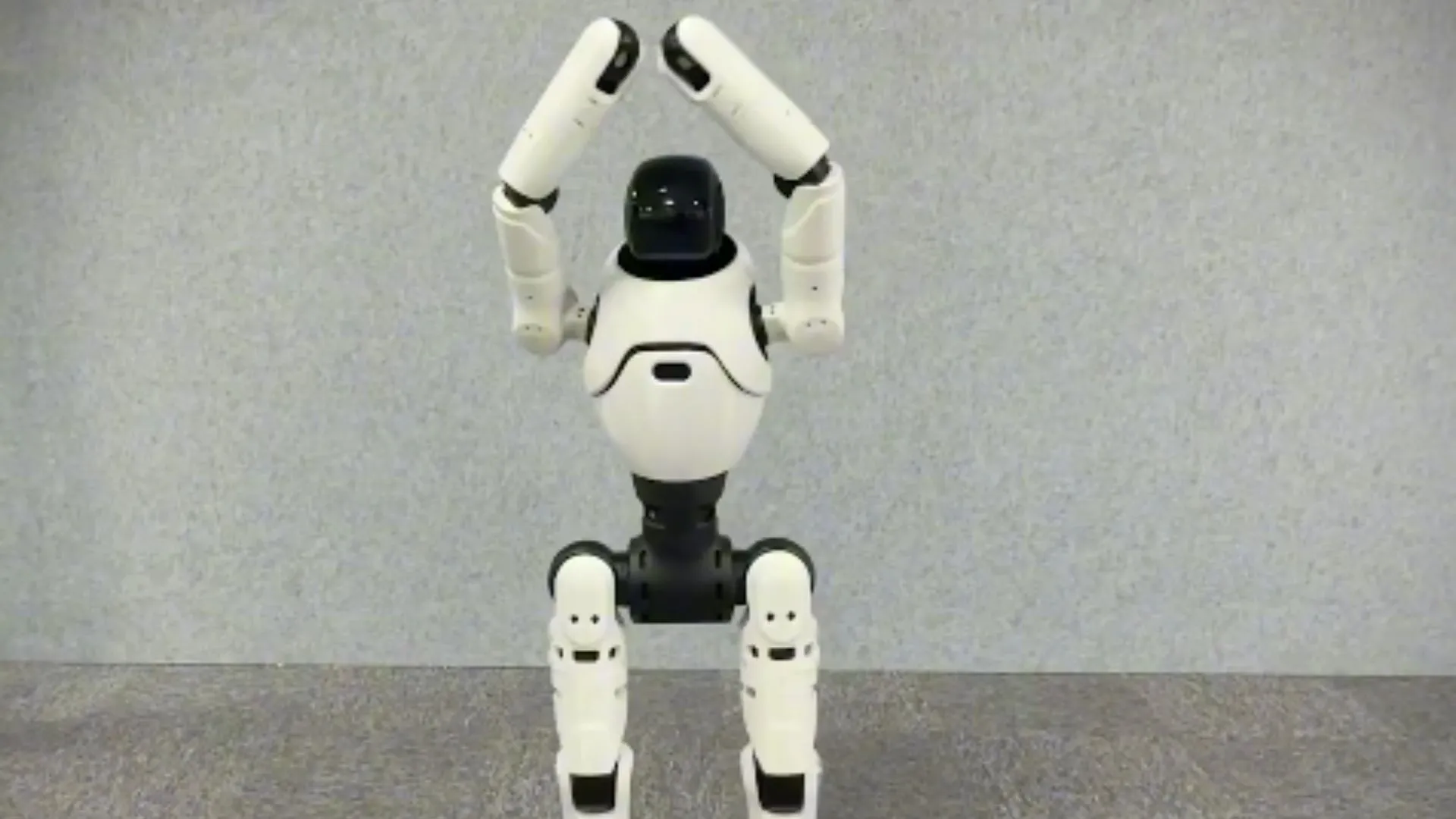 Lingxi X2, a robot with AI and human emotions, is launched.
