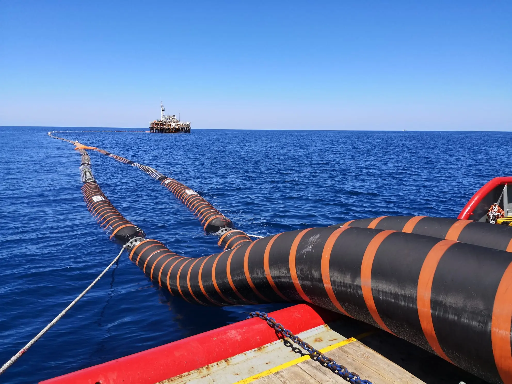 Hydrocarbon Loading Hoses in Refineries