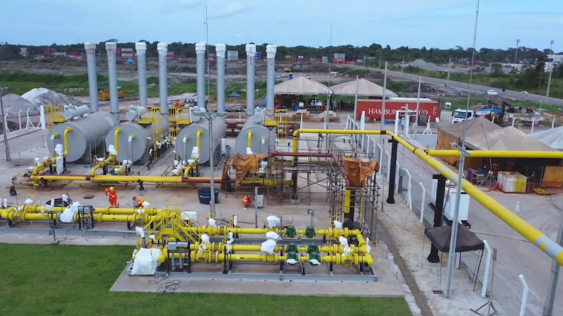 New Fortress Energy inicia terminal marina de GNL en Brasil