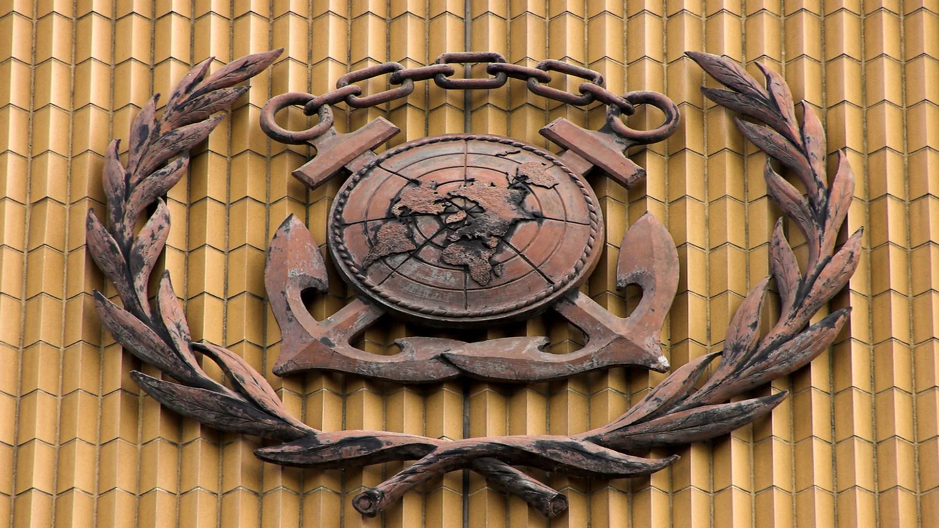 IMO decarbonization plan presented at the Bonn Climate Change ...