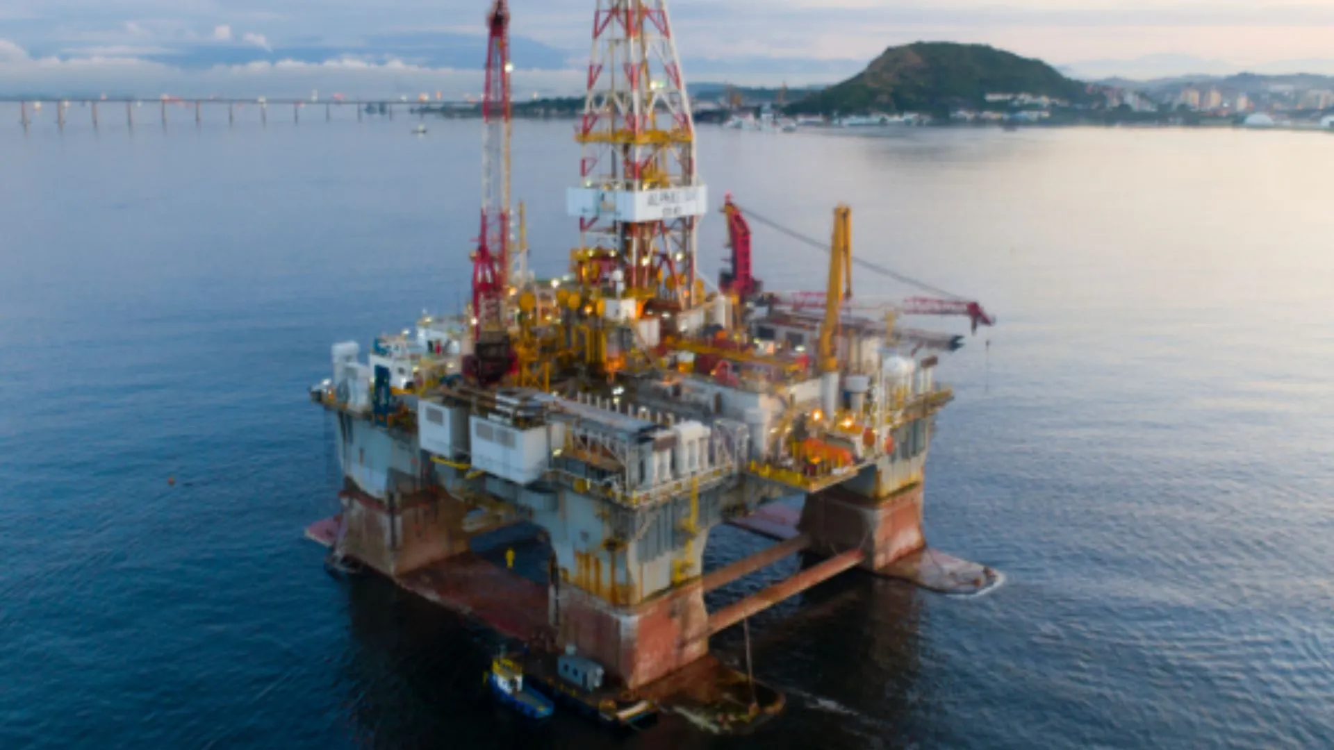 Shell rents semi-submersible platform for work in Brazil