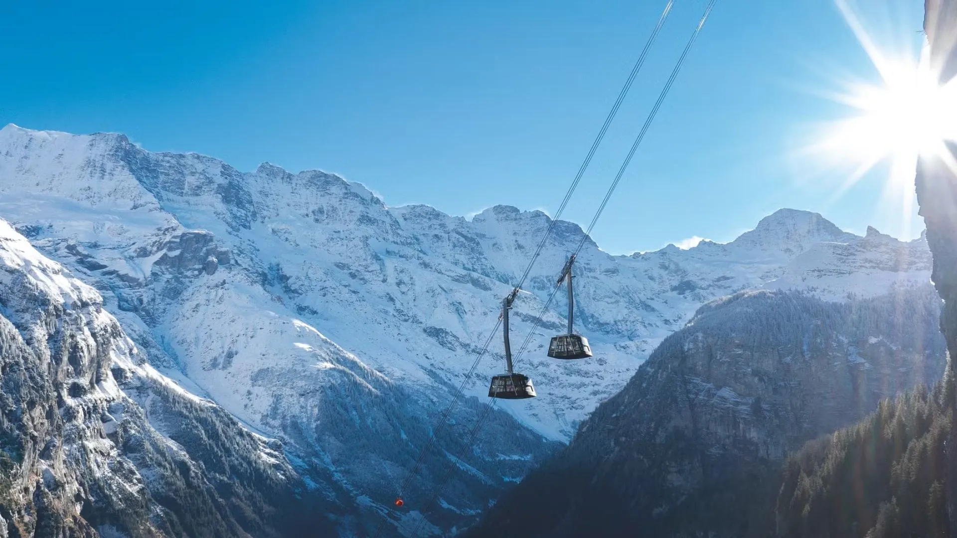 Teleférico más empinado del mundo sube 2,543 ft en 4 minutos