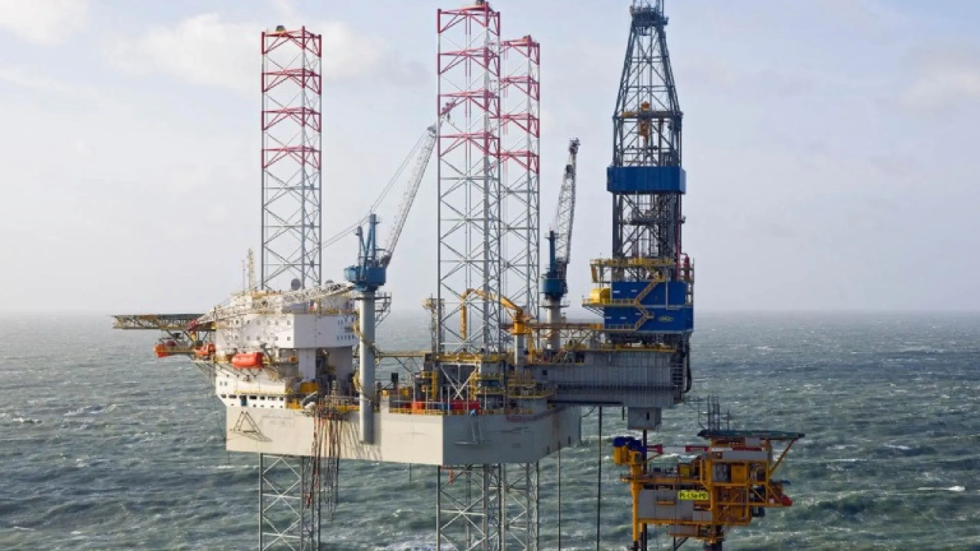 Noble Regina Allen rig secures drilling contract in Suriname