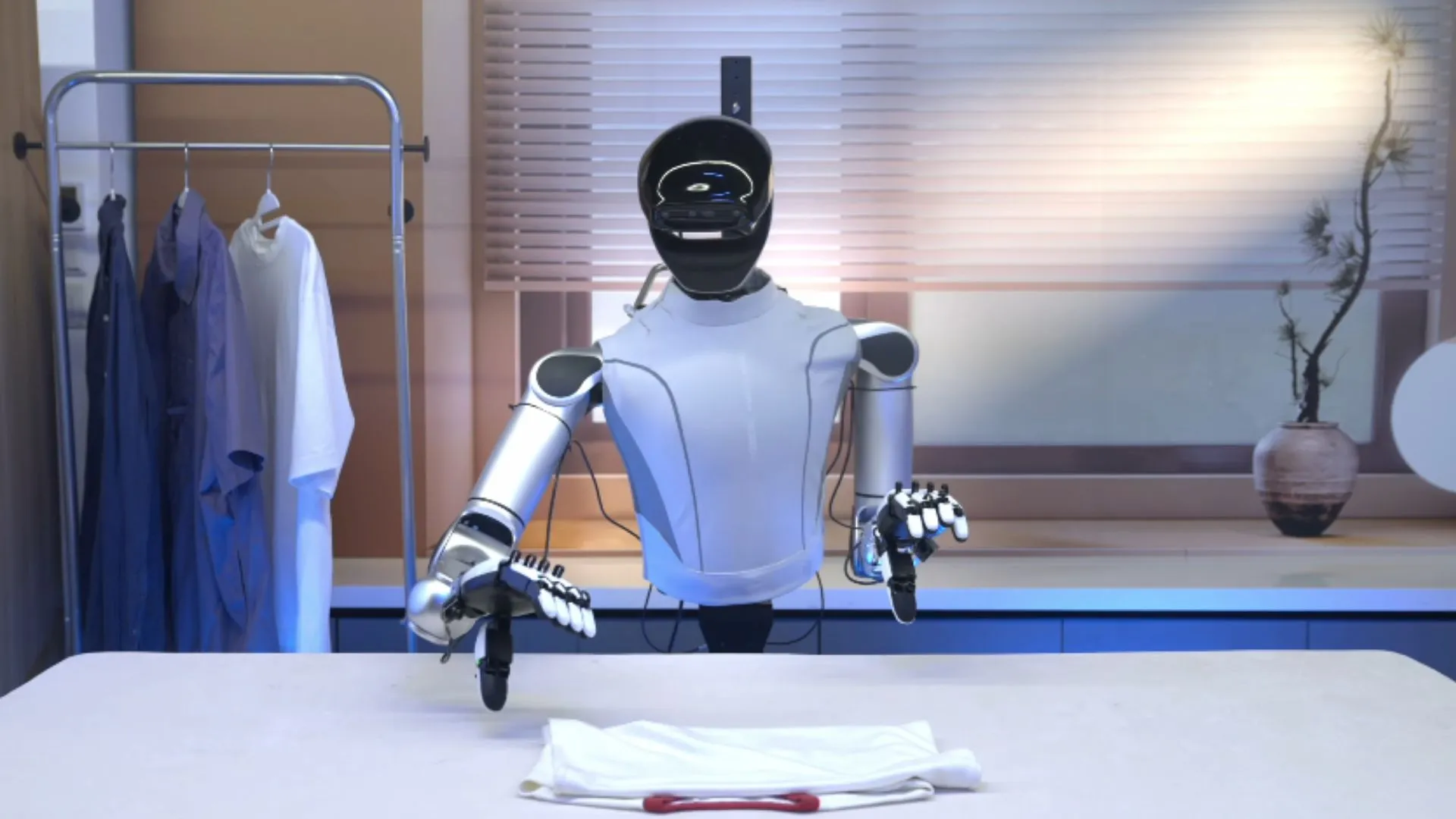 VIDEO: Introducing the L7 humanoid robot (more agile than all)