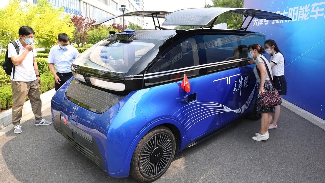 China presents 'Tianjin' its first solar electric vehicle with a high ...