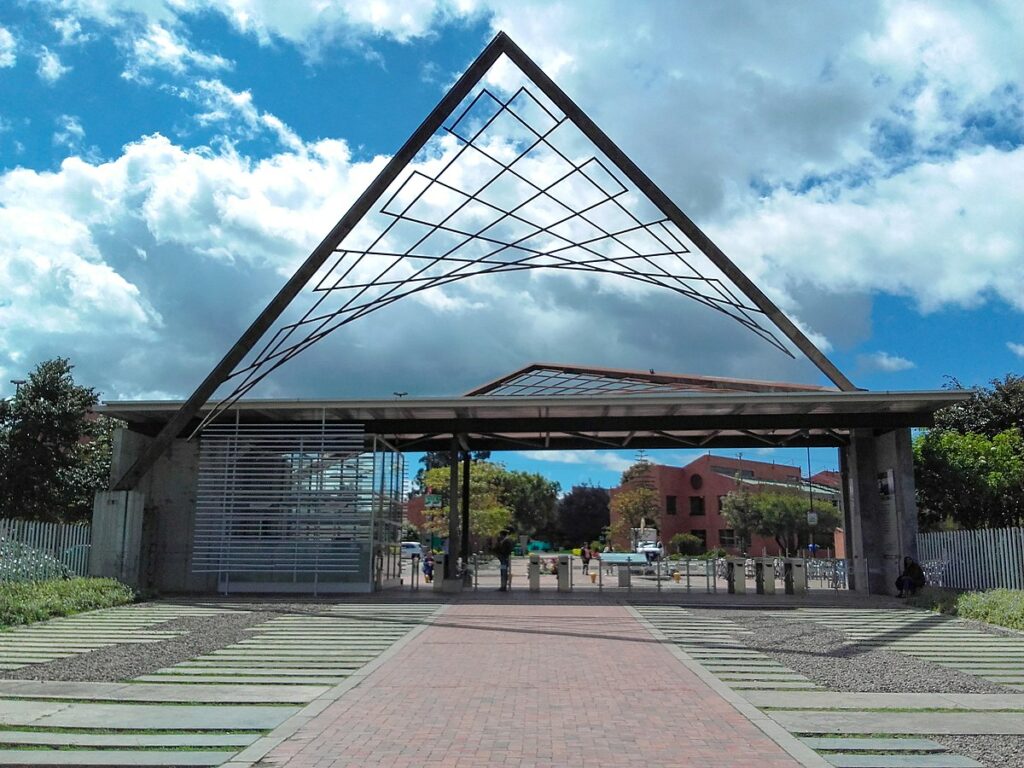 Escuela Colombiana de Ingeniería ofrece más de 100 becas